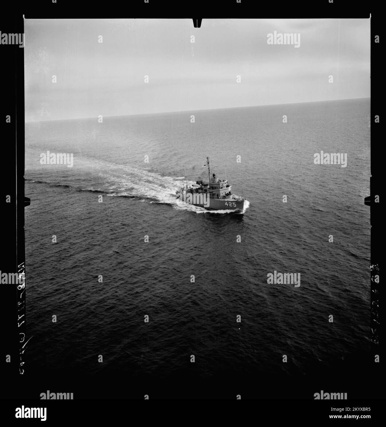 AM-425 Bulwark , Ships, Naval Vessels, Boats, Naval History, Navy Stock ...