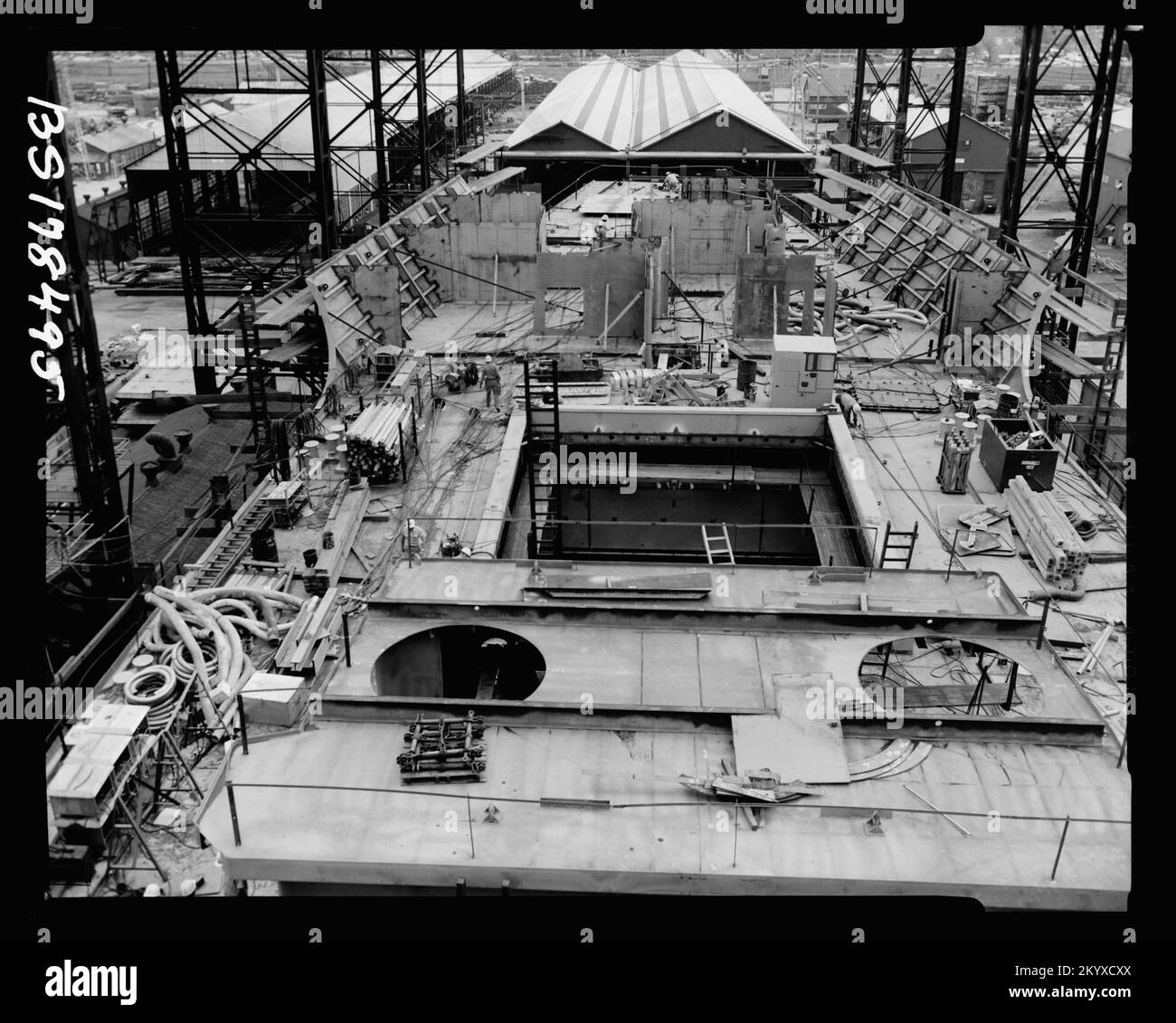 AKA-115 Mobile , Ships, Naval Vessels, Boats, Naval History, Navy Stock ...