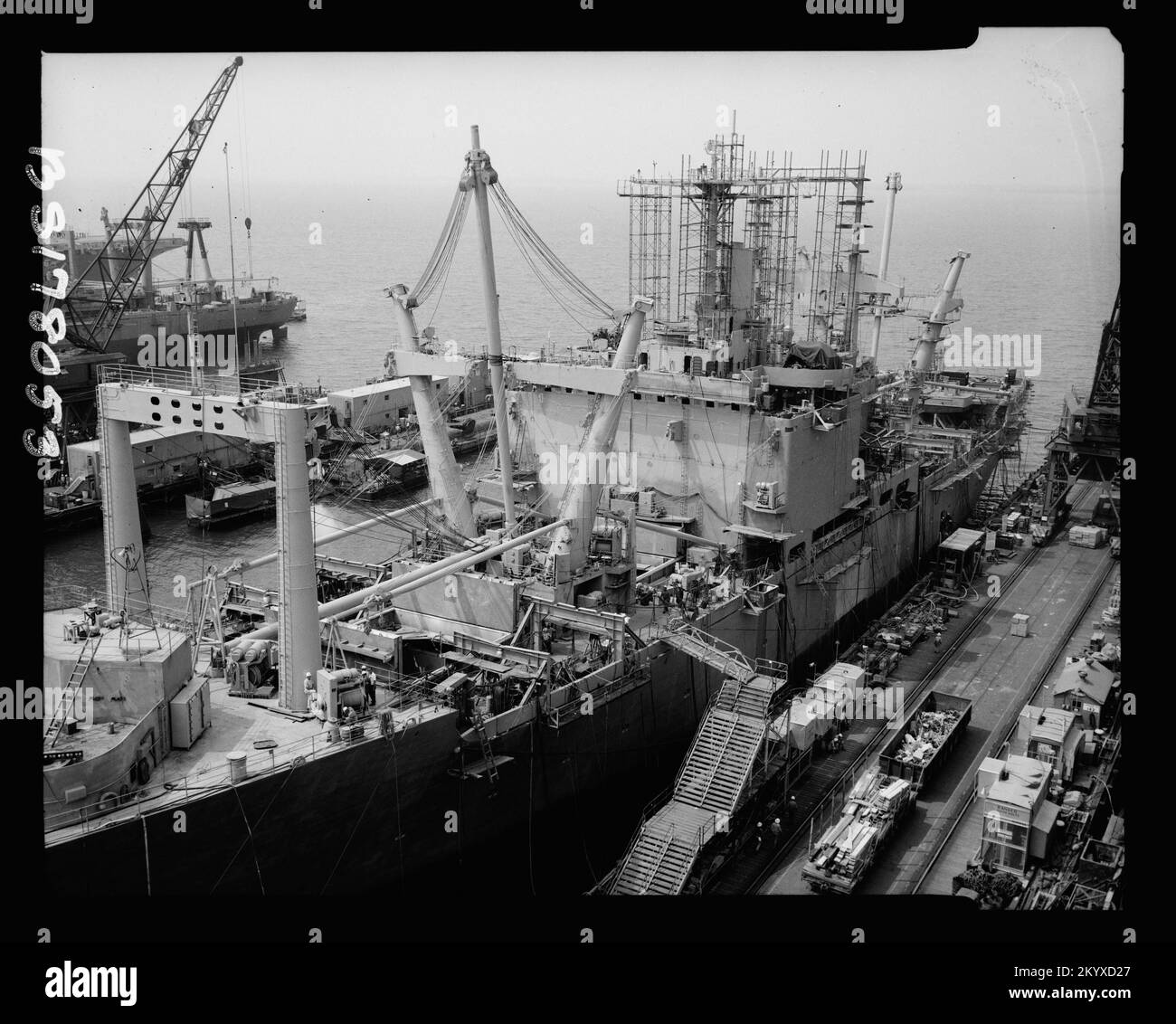 AKA-113 Charleston , Ships, Naval Vessels, Boats, Naval History, Navy ...