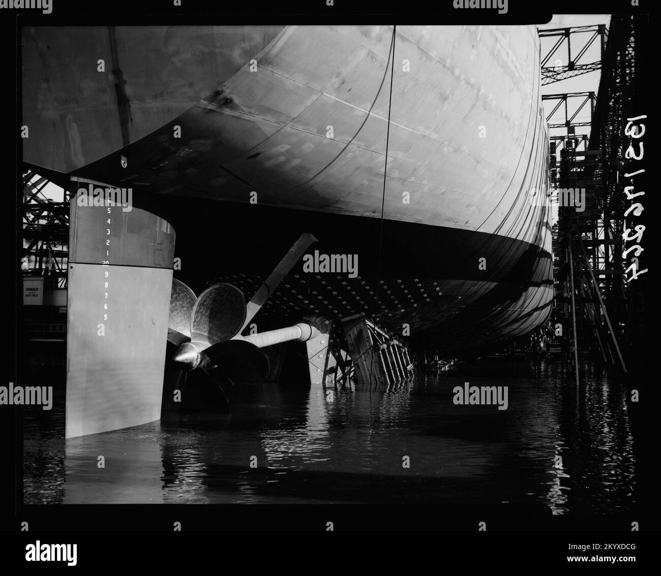 AKA-113 Charleston , Ships, Naval Vessels, Boats, Naval History, Navy ...