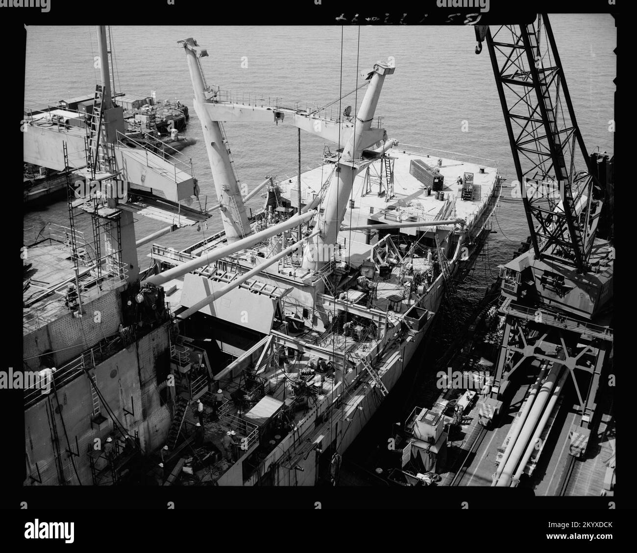 AKA-113 Charleston , Ships, Naval Vessels, Boats, Naval History, Navy ...