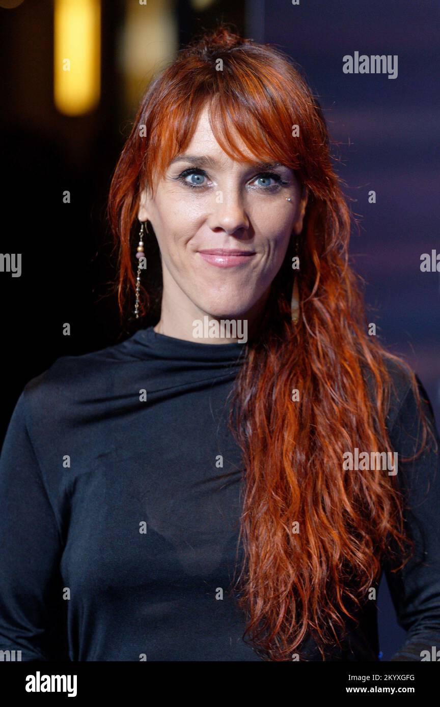 Duesseldorf, Germany. 02nd Dec, 2022. French singer Zaz arrives at the ...