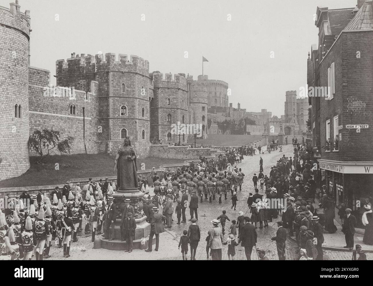 Vintage photograph - 1914 - The Guards, Castle Hill, Windsor Castle ...