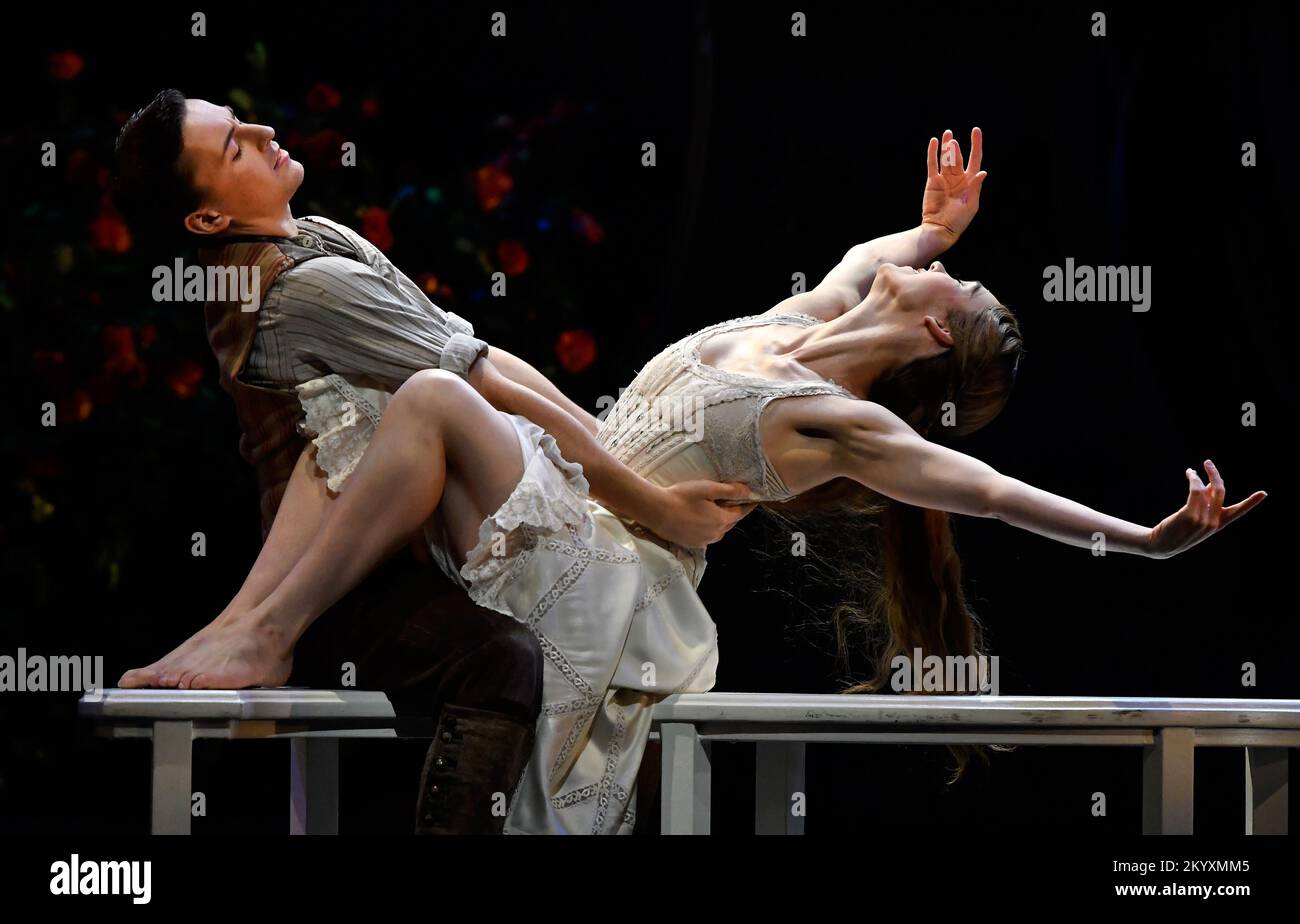 Matthew bournes sleeping beauty hi-res stock photography and images - Alamy