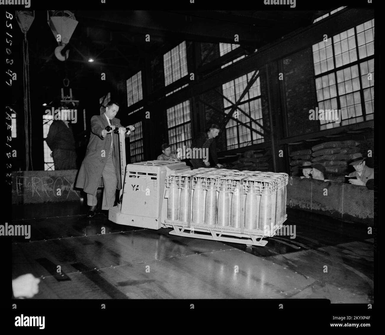 AE-21 Suribachi and AE-22 Mauna Kea , Ships, Naval Vessels, Boats ...