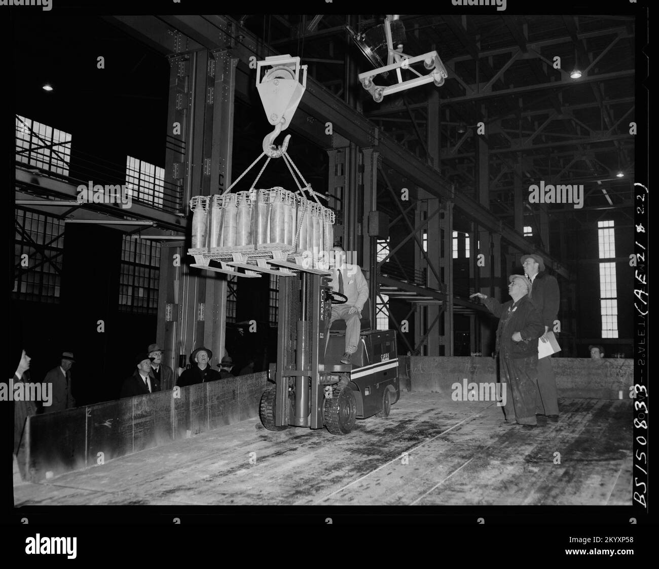 AE-21 Suribachi and AE-22 Mauna Kea , Ships, Naval Vessels, Boats ...