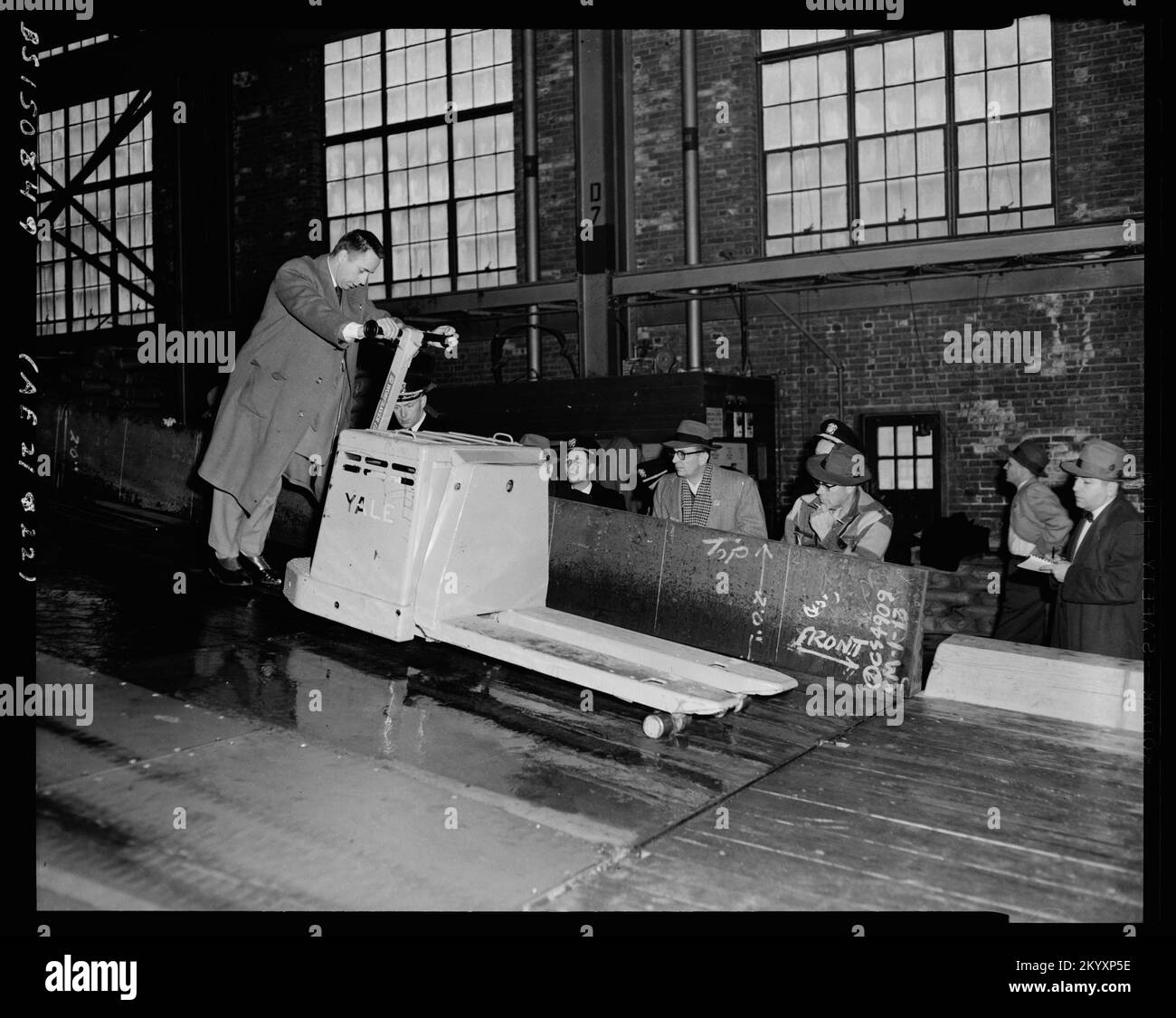 AE-21 Suribachi and AE-22 Mauna Kea , Ships, Naval Vessels, Boats ...