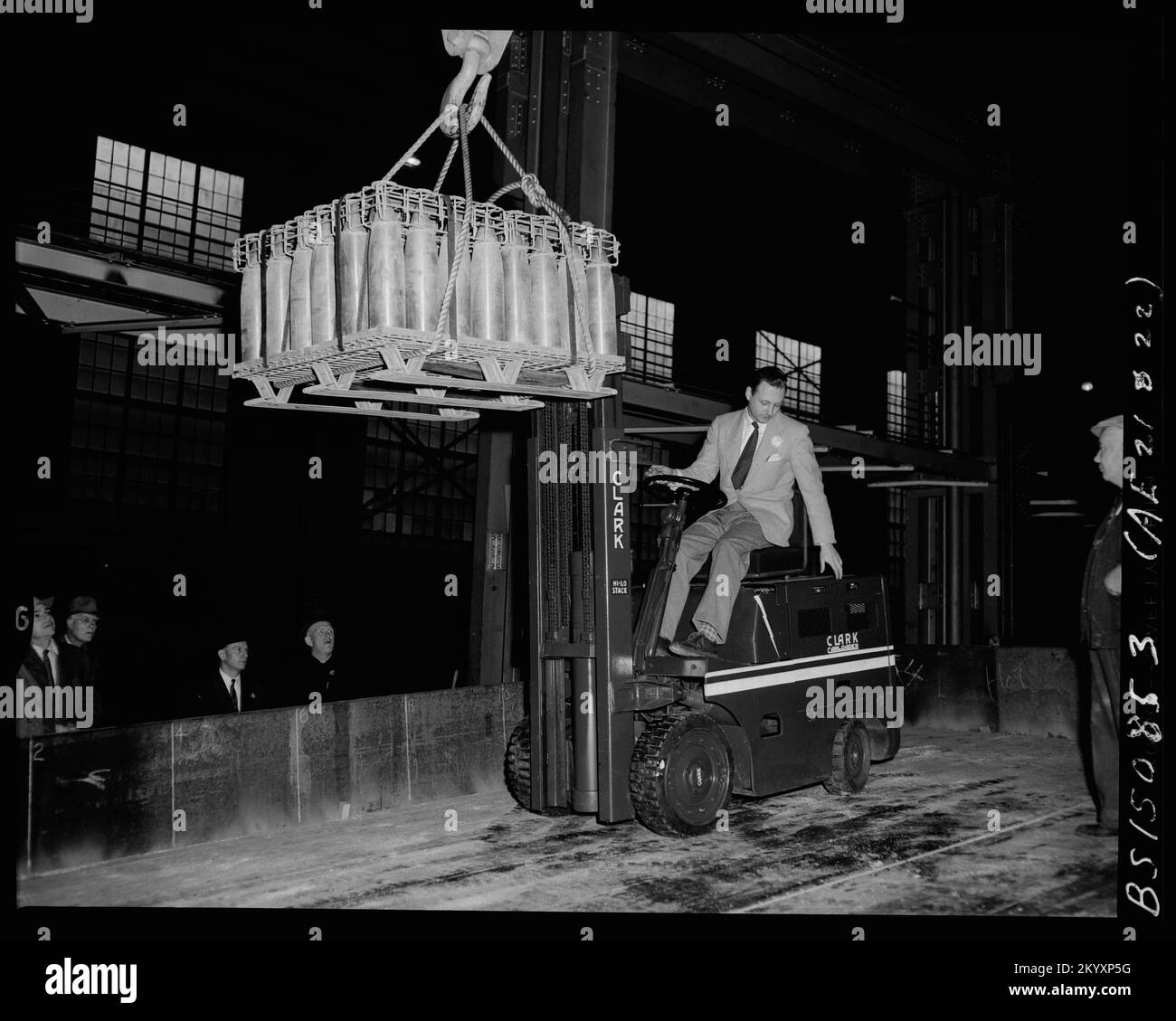 AE-21 Suribachi and AE-22 Mauna Kea , Ships, Naval Vessels, Boats ...