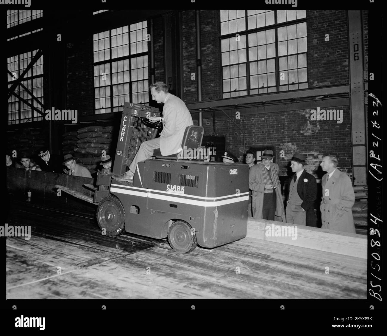 AE-21 Suribachi and AE-22 Mauna Kea , Ships, Naval Vessels, Boats ...