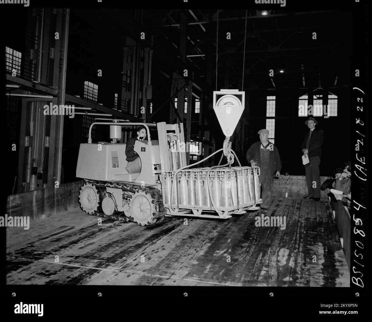 AE-21 Suribachi and AE-22 Mauna Kea , Ships, Naval Vessels, Boats ...