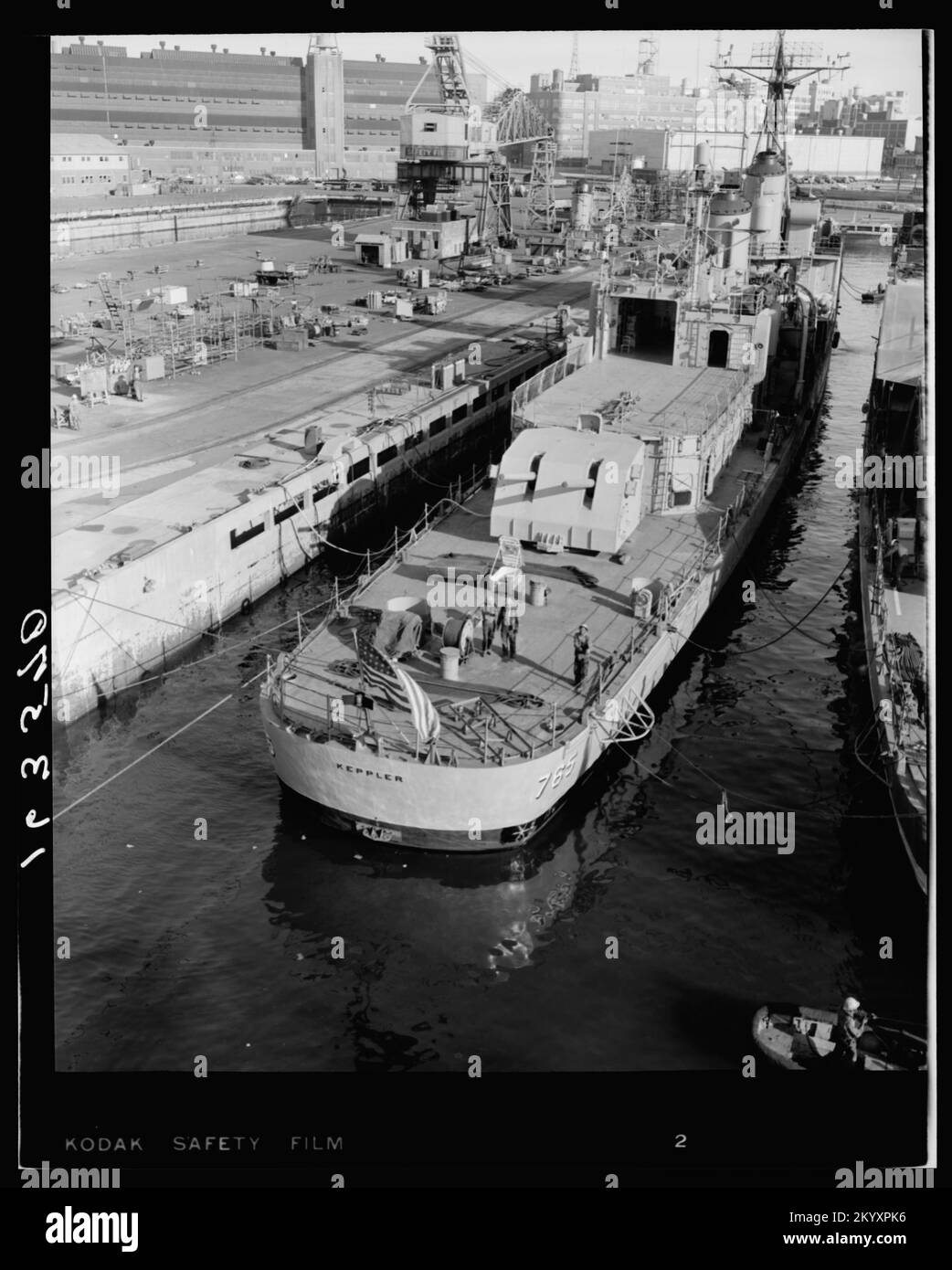 DDE-765 Keppler , Ships, Naval Vessels, Boats, Naval History, Navy ...