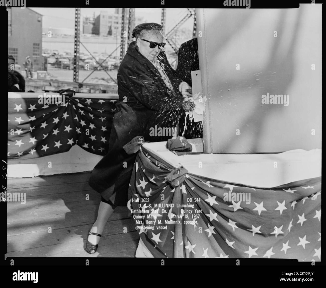 DD-944 Mullinnix , Ships, Naval Vessels, Boats, Naval History, Navy ...