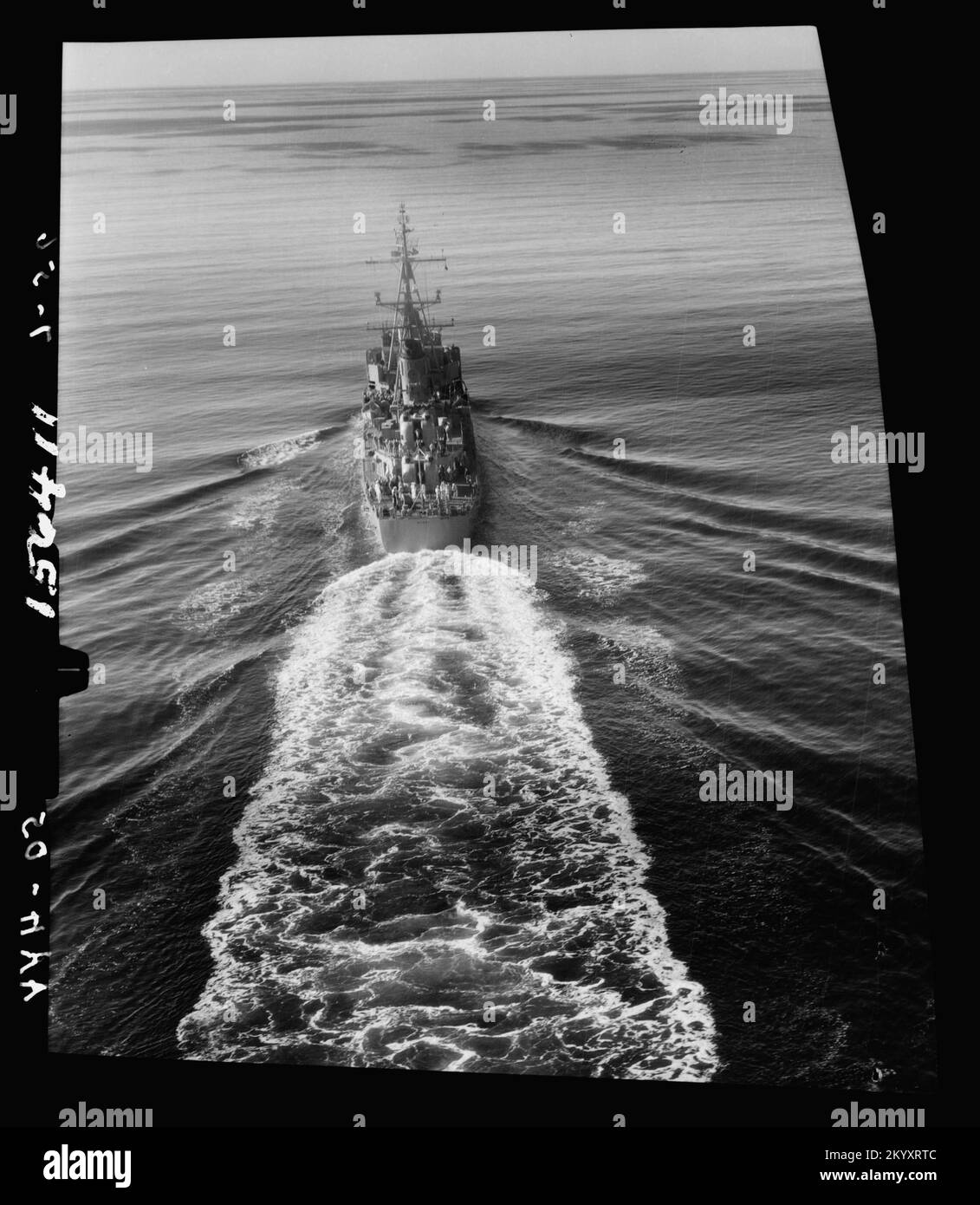 DD-933 Barry , Ships, Naval Vessels, Boats, Naval History, Navy Stock ...