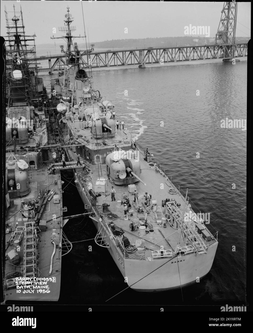 DD-933 Barry , Ships, Naval Vessels, Boats, Naval History, Navy Stock ...