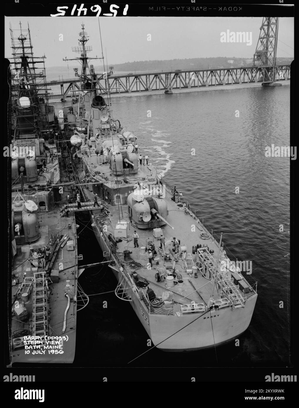 DD-933 Barry , Ships, Naval Vessels, Boats, Naval History, Navy Stock ...