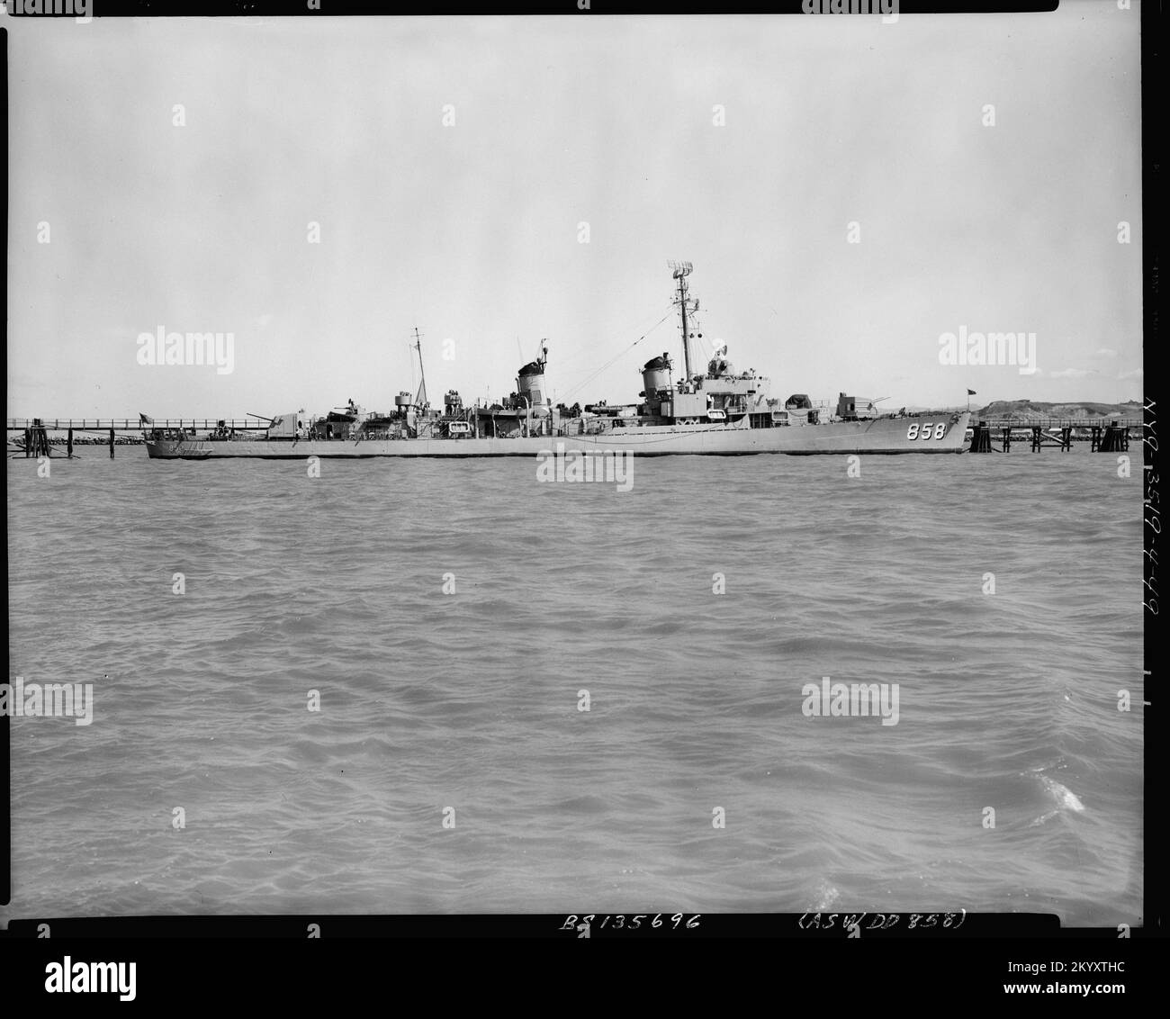 DD-858 Fred T. Berry , Ships, Naval Vessels, Boats, Naval History, Navy ...