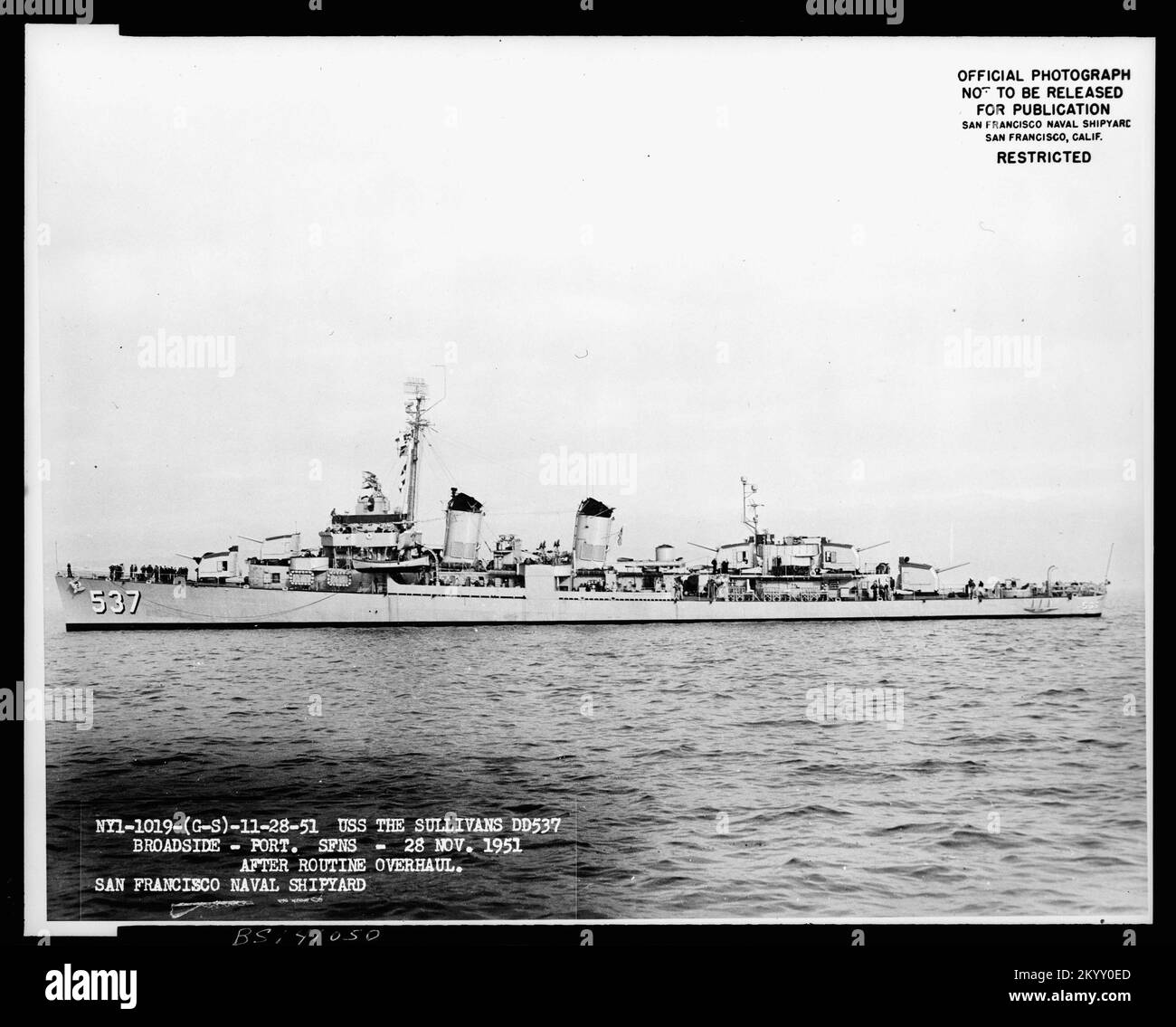 Sinking uss the sullivans hi-res stock photography and images - Alamy