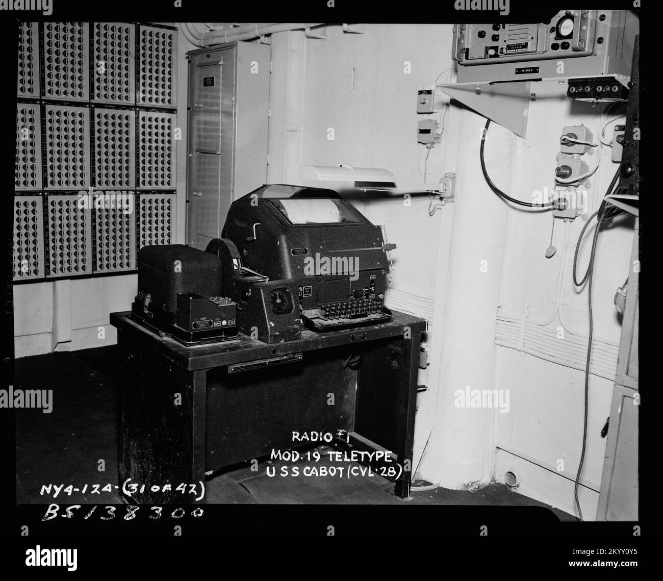 CVL-28 Cabot , Ships, Naval Vessels, Boats, Naval History, Navy Stock ...