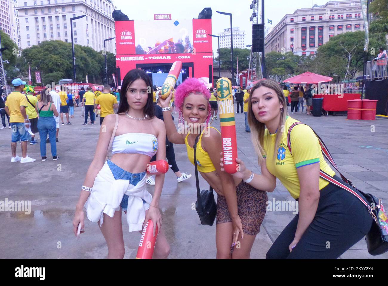 Sao Paulo, Sao Paulo, Brasil. 2nd Dec, 2022. Fans at the FIFA Fan Fest ...