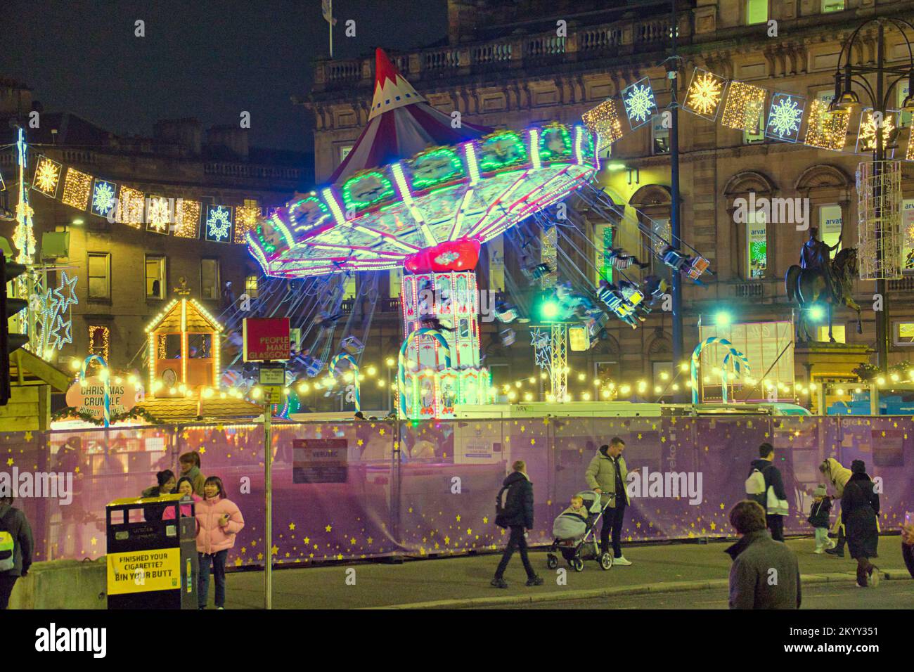 Glasgow, Scotland, UK 2nd December, 2022. George square Christmas with ...