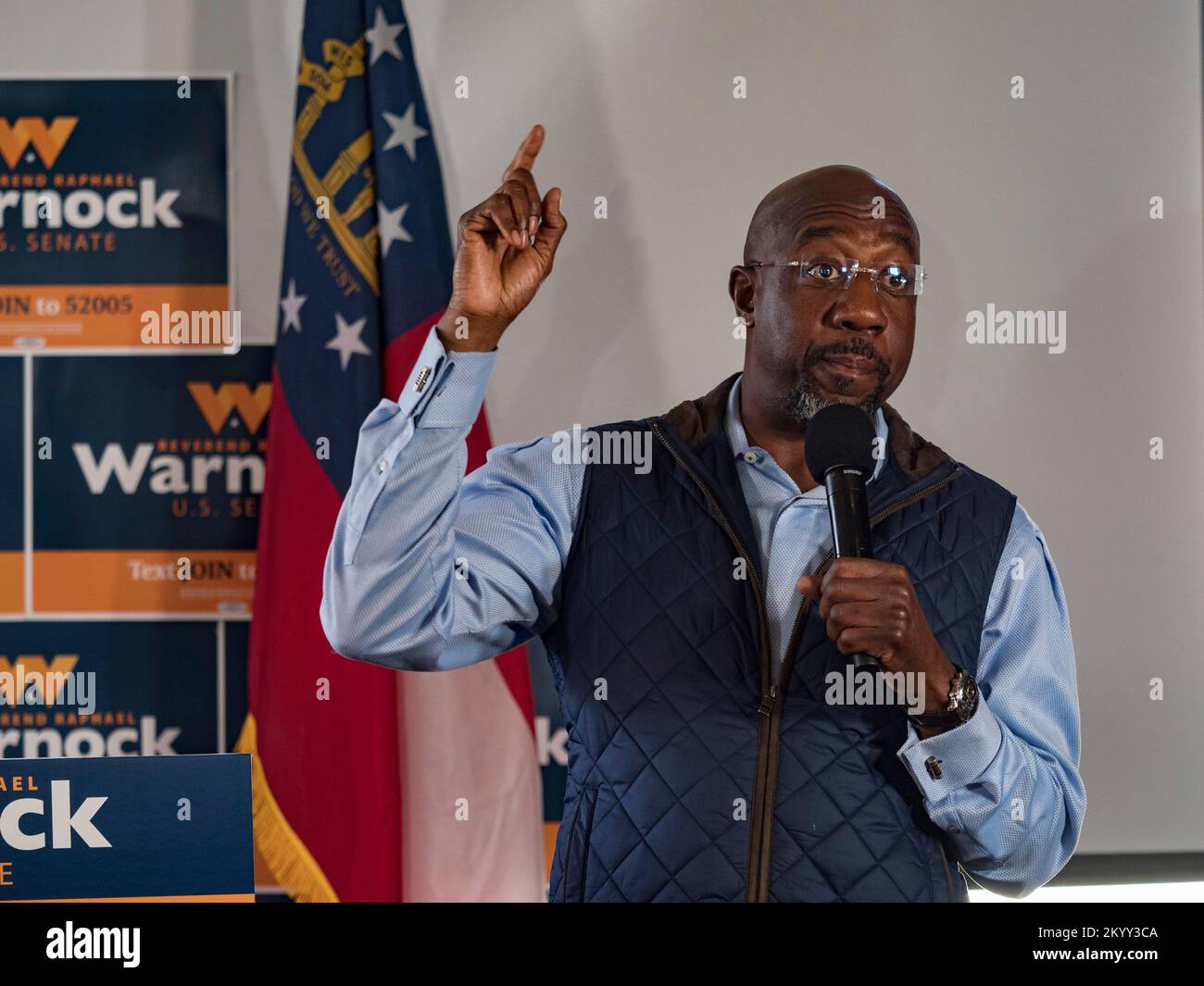 Savannah, Georgia, USA. 2nd Dec, 2022. Reverend Raphael Warnock spoke ...