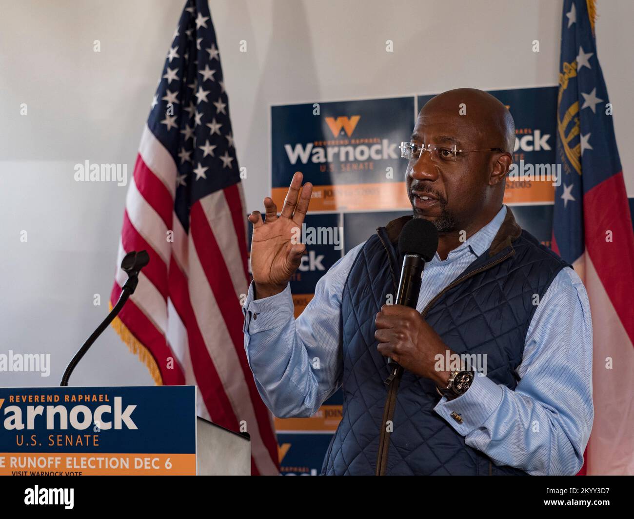 Savannah, Georgia, USA. 2nd Dec, 2022. Reverend Raphael Warnock spoke ...