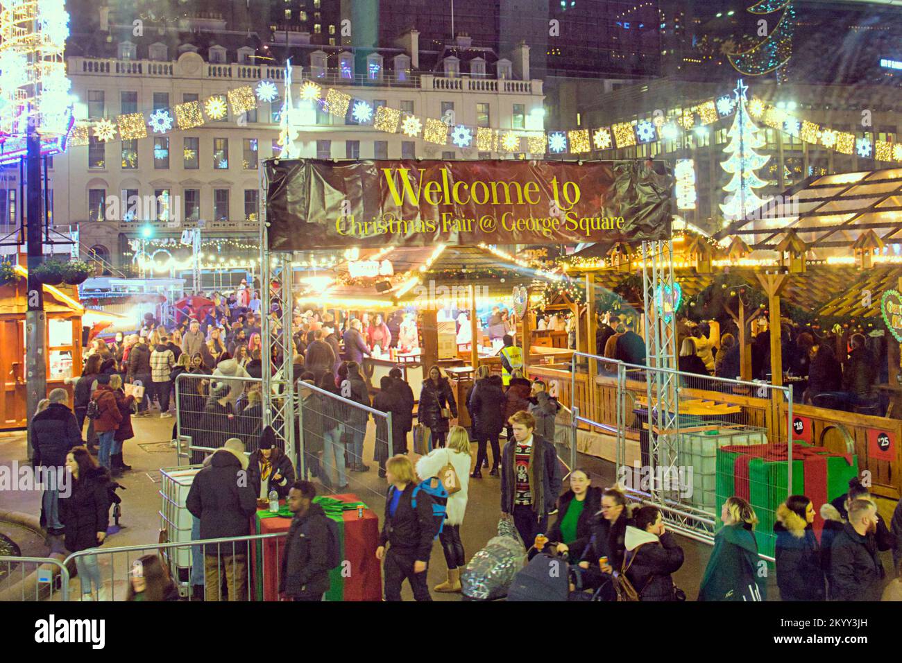 Glasgow, Scotland, UK 2nd December, 2022. George square Christmas with ...