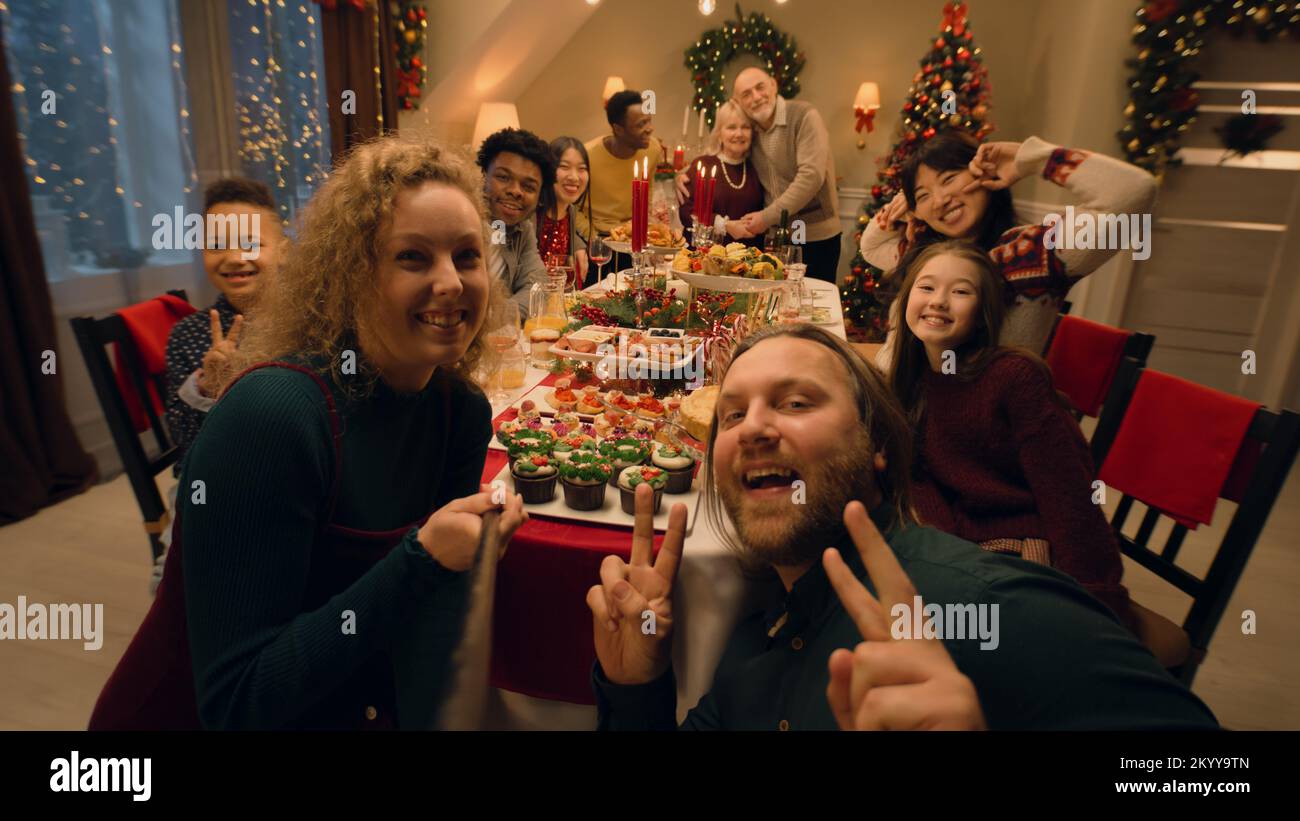 Class room children filming hi-res stock photography and images - Alamy