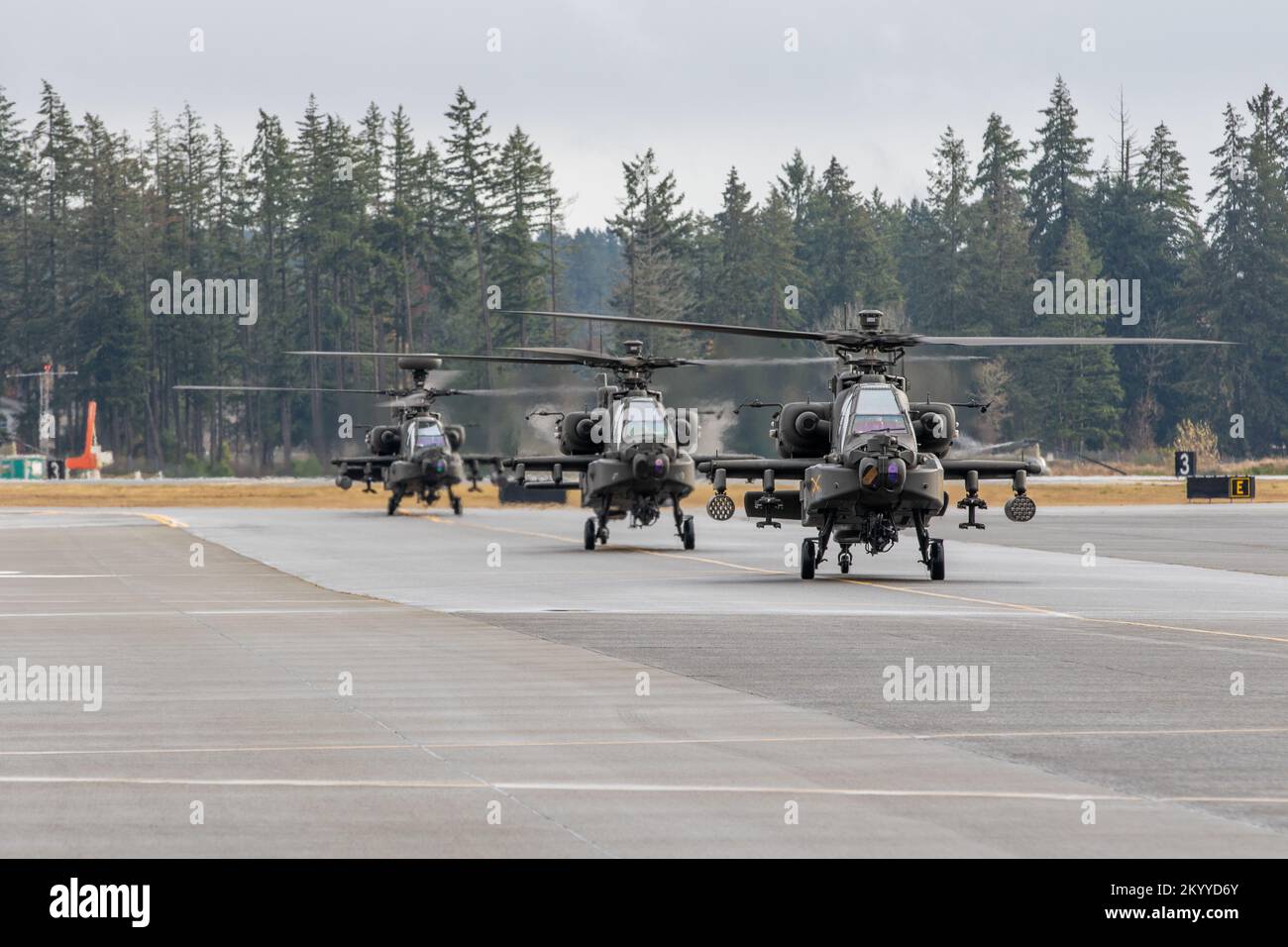 Troopers assigned to 4-6 Air Cavalry Squadron, 16th Combat Aviation ...