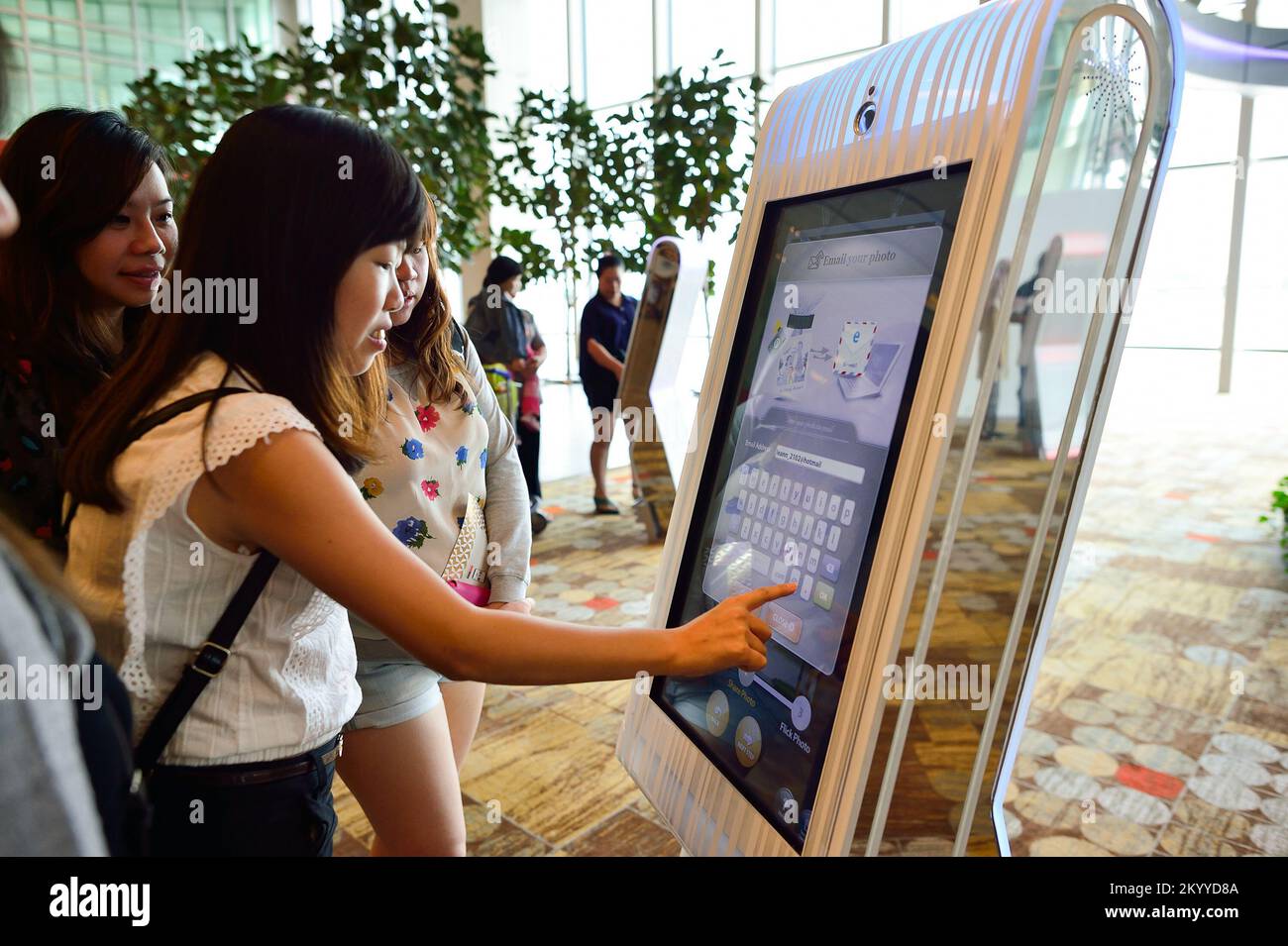SINGAPORE - NOVEMBER 04, 2015: The Social Tree at Changi Airport. The ...