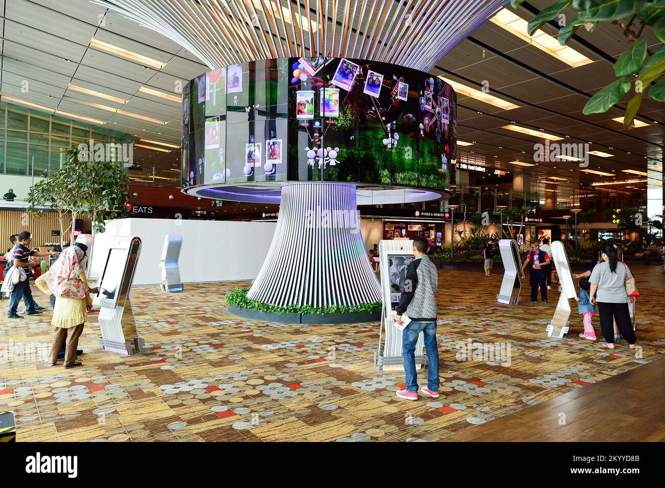 SINGAPORE - NOVEMBER 04, 2015: The Social Tree at Changi Airport. The ...