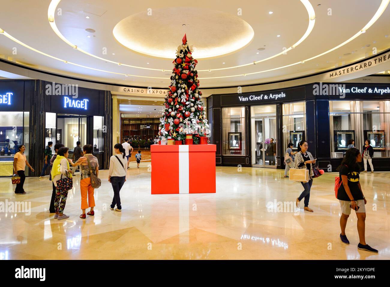 Piaget luxury store hi-res stock photography and images - Alamy