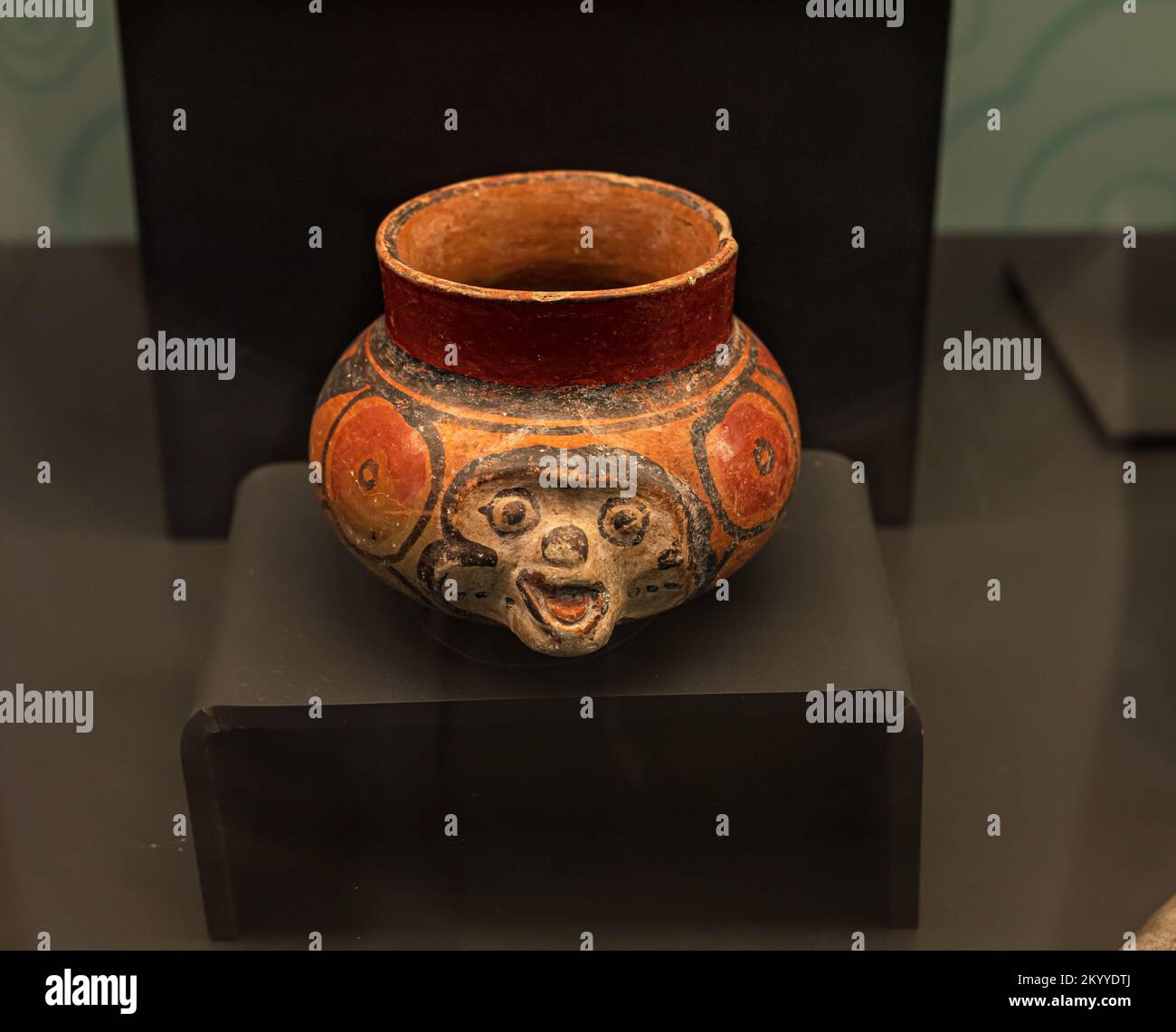 Monkey pot hi-res stock photography and images - Alamy