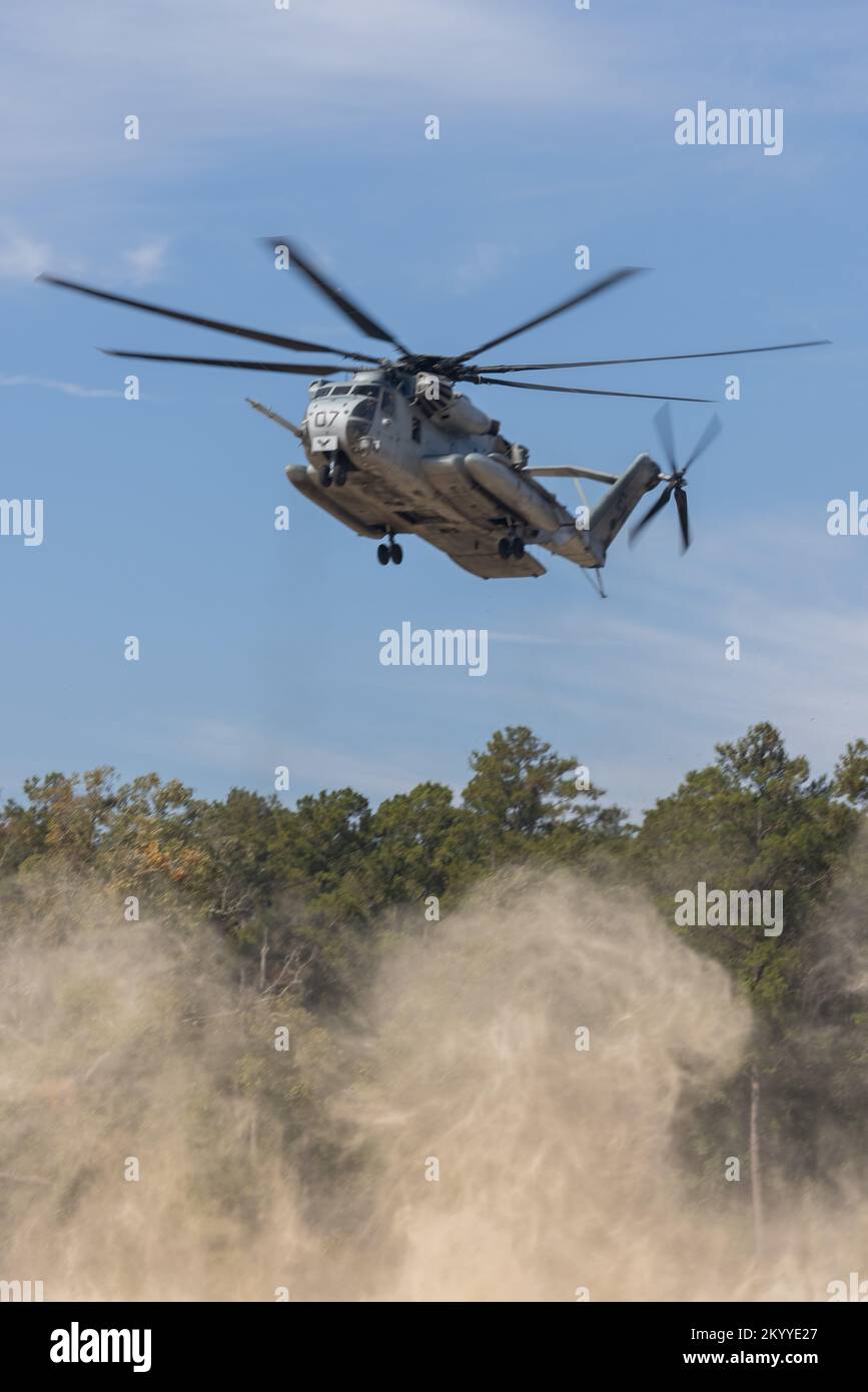 A U.S. Marine Corps CH-53 helicopters with Marine Heavy Helicopter ...