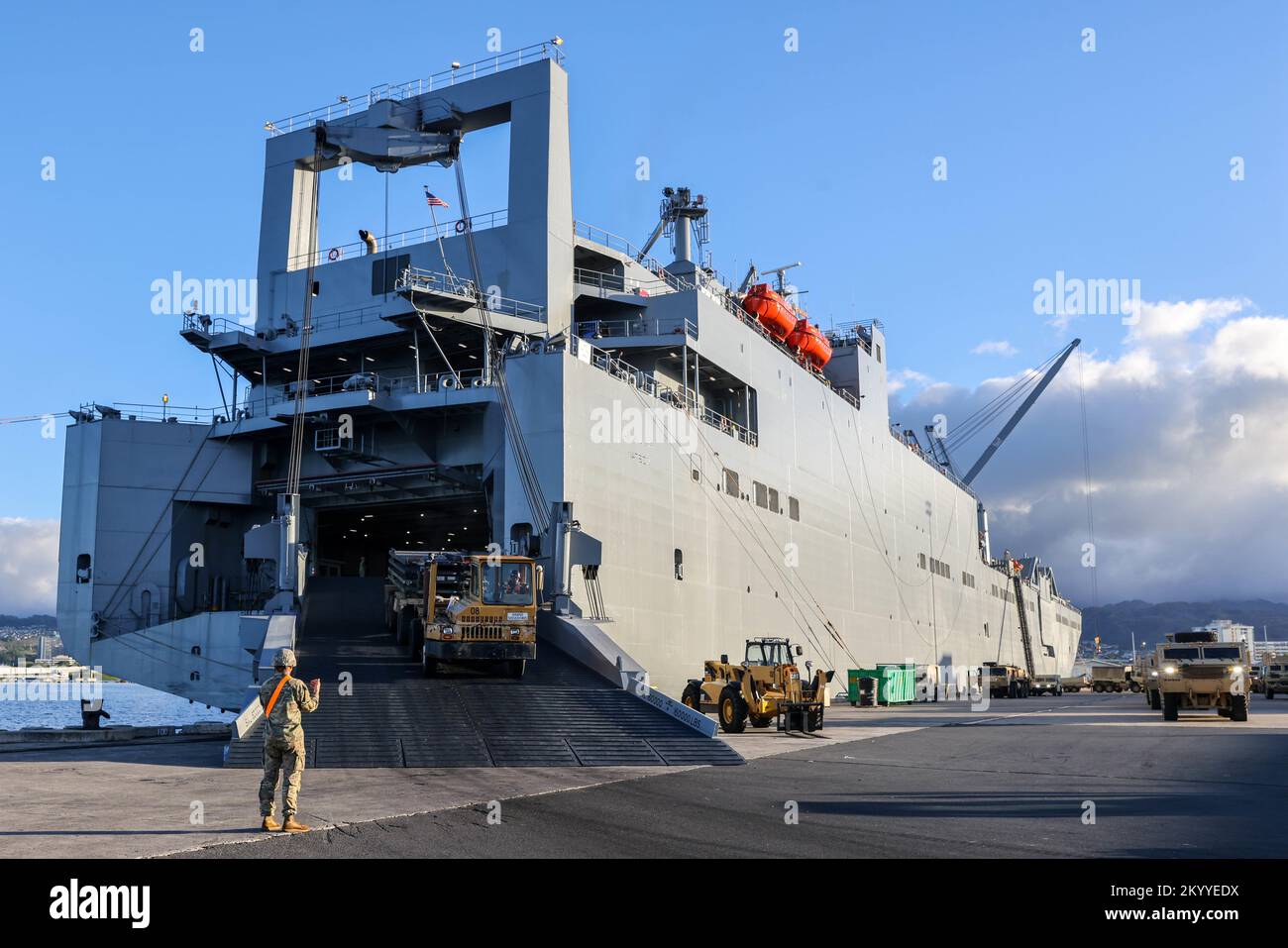Soldiers assigned to 8th Theater Sustainment Command, 25th Infantry ...