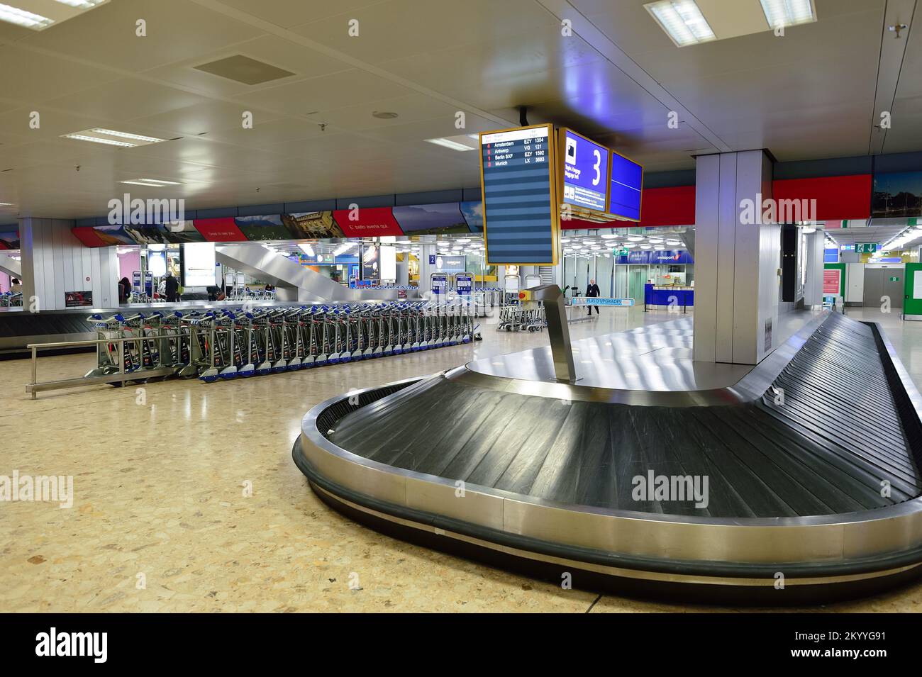 GENEVA, SWITZERLAND - NOVEMBER 18, 2015: Baggage claim area in Geneva ...