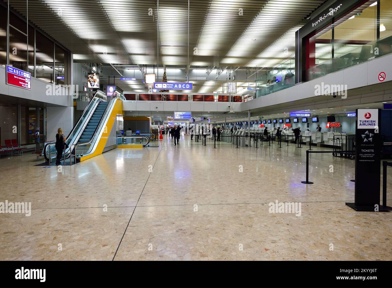 GENEVA, SWITZERLAND - NOVEMBER 18, 2015: interior of Geneva Airport ...