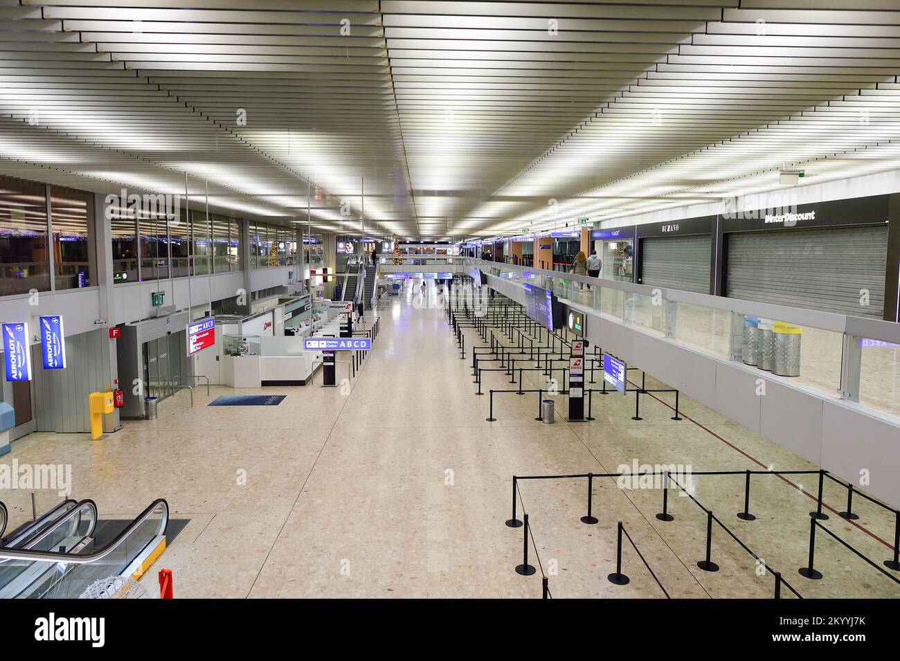 GENEVA, SWITZERLAND - NOVEMBER 18, 2015: interior of Geneva Airport ...