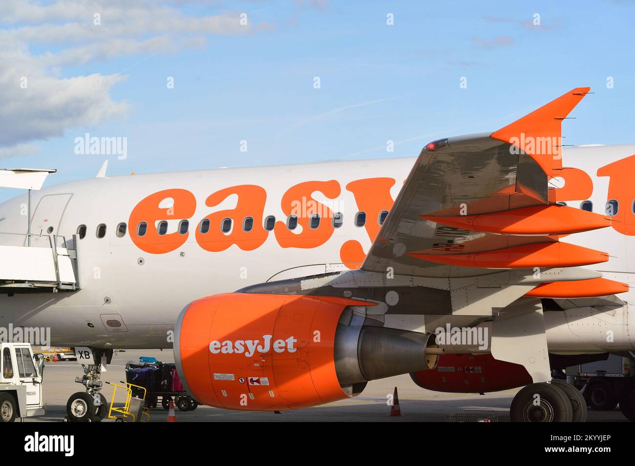 Airbus a320 200 winglet hi-res stock photography and images - Alamy