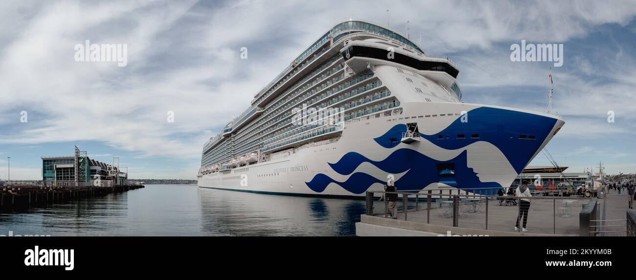 Royal Princess ship moored in San Diego Stock Photo - Alamy