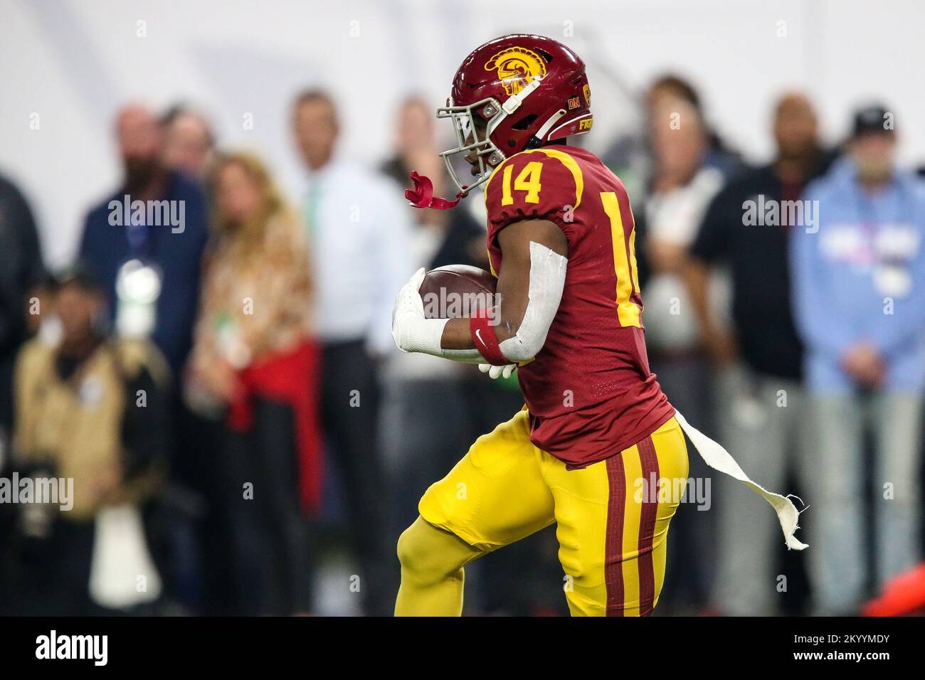 Las Vegas, NV, USA. 2nd Dec, 2022. USC Trojans running back Raleek ...