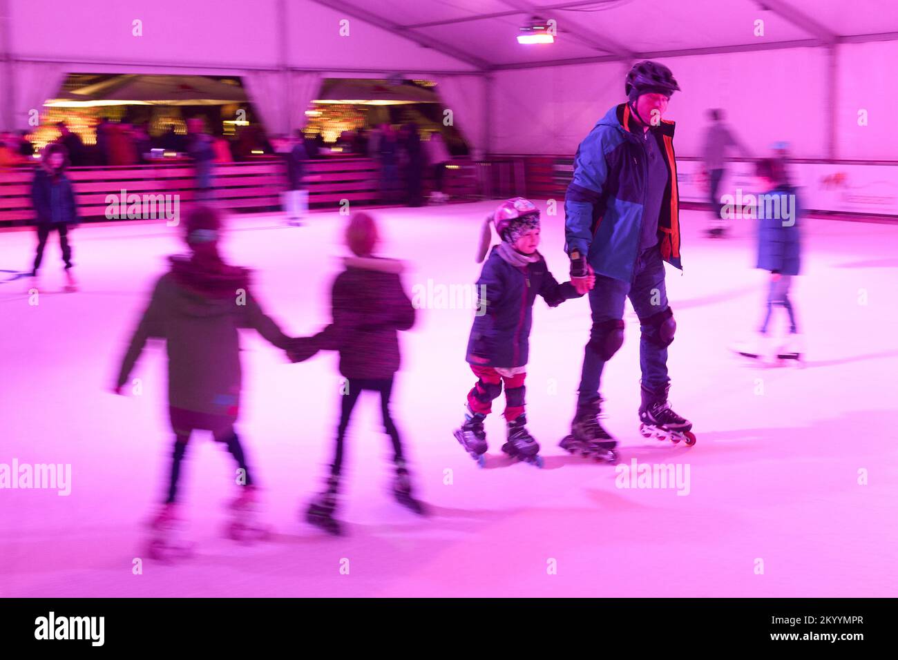 Bad Neuenahr, Germany. 02nd Dec, 2022. Christian and his daughters ...