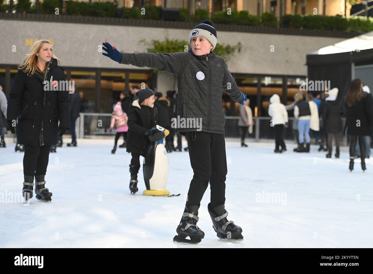 People seen skating at ‘The Rink at Rockefeller Center’ in New York, NY ...