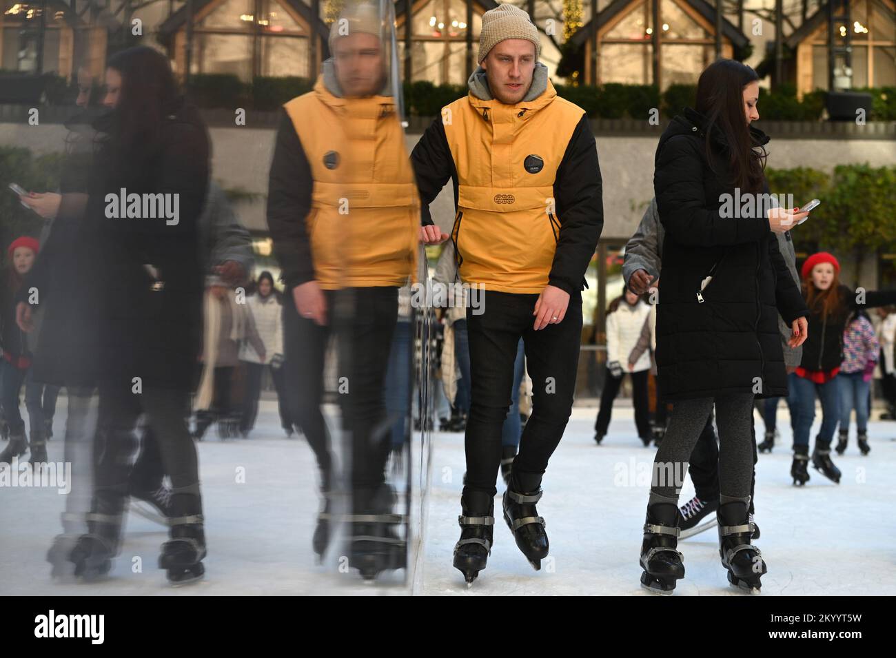 People seen skating at ‘The Rink at Rockefeller Center’ in New York, NY ...
