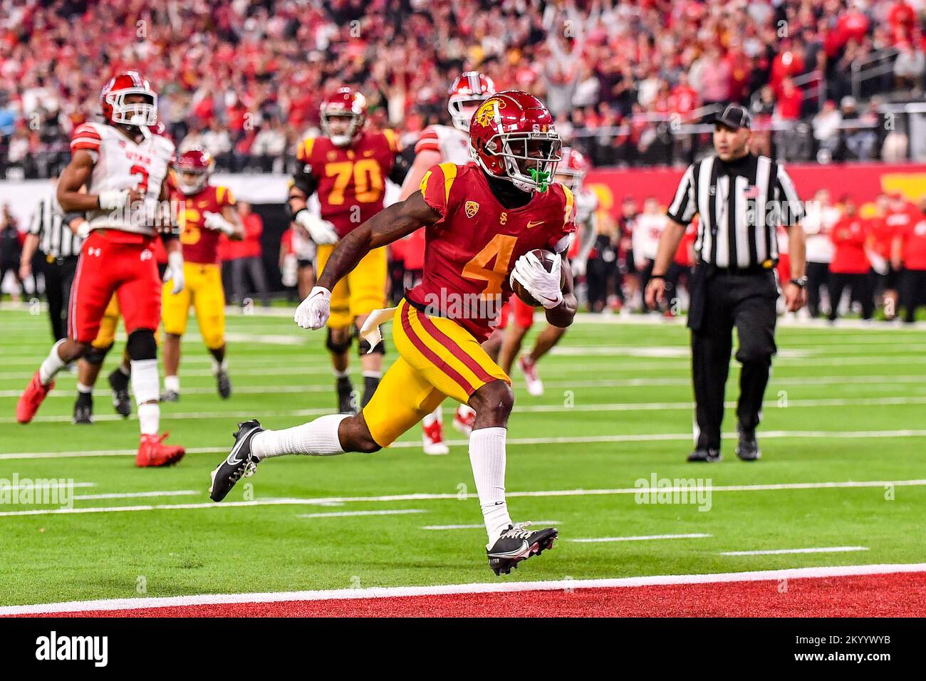 Las Vegas, NV, USA. 2nd Dec, 2022. USC Trojans defensive back Mario ...