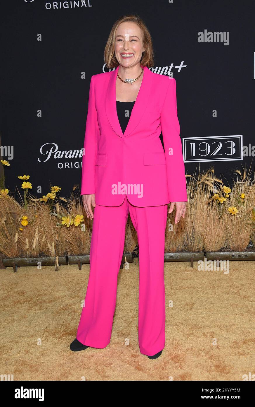 Los Angeles, USA . 02nd Dec, 2022. Jennifer Ehle arriving to the ...