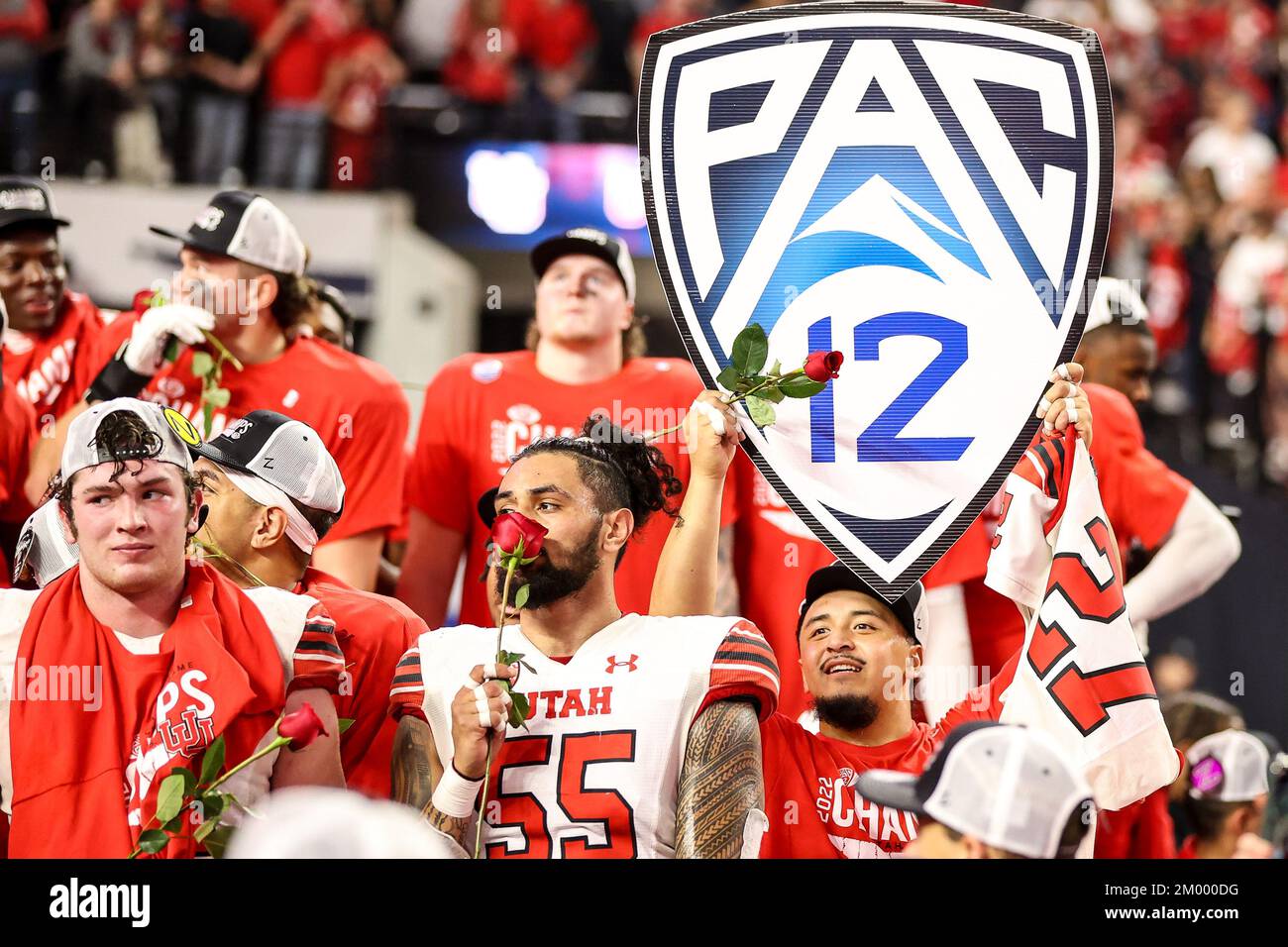 Las Vegas, NV, USA. 2nd Dec, 2022. Utah Utes linebacker Andrew Mata'afa ...
