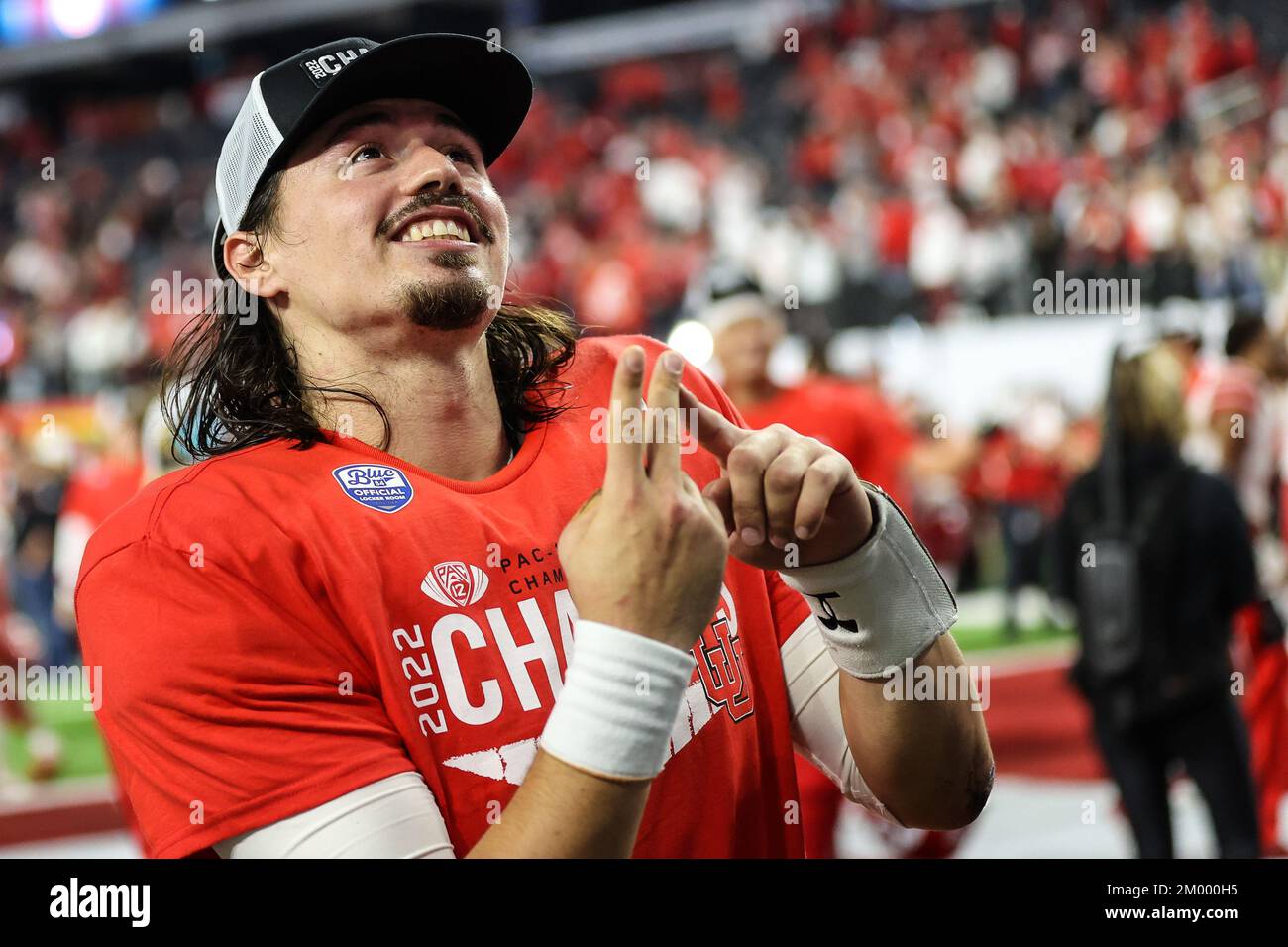 Las Vegas, NV, USA. 2nd Dec, 2022. Utah Utes quarterback Cameron Rising ...