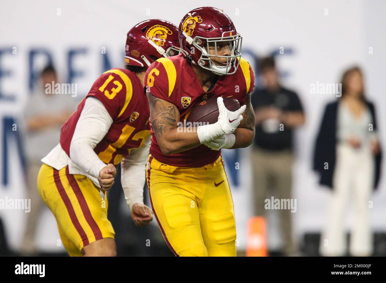 Las Vegas, NV, USA. 2nd Dec, 2022. USC Trojans running back Austin ...