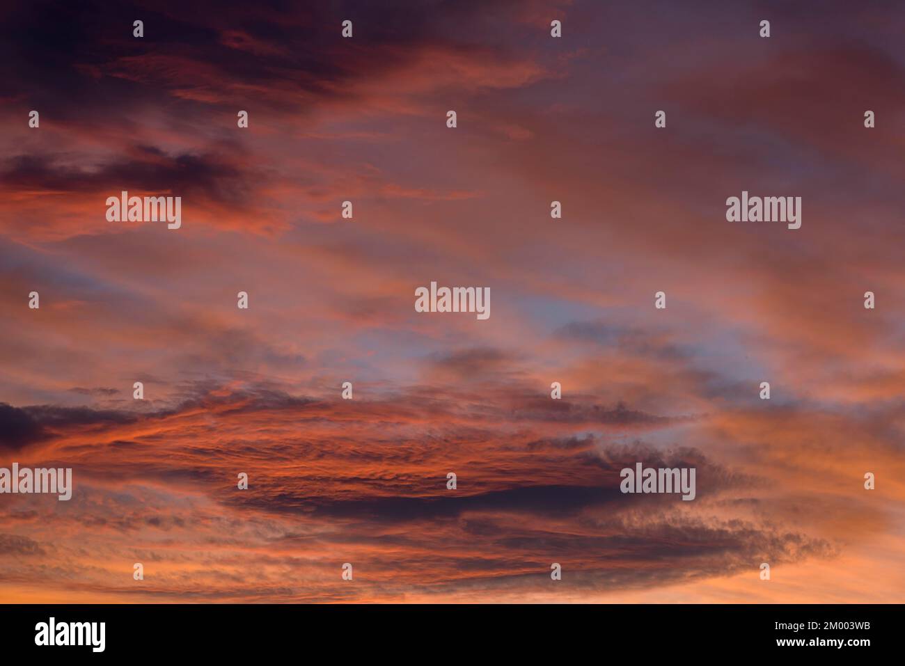 Red sky europe hi-res stock photography and images - Alamy